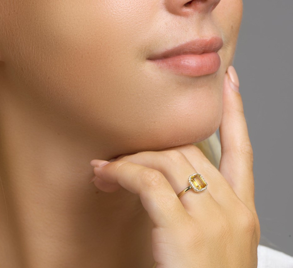 14-karaat gouden halo ring met rechthoekige citrien en diamanten ...